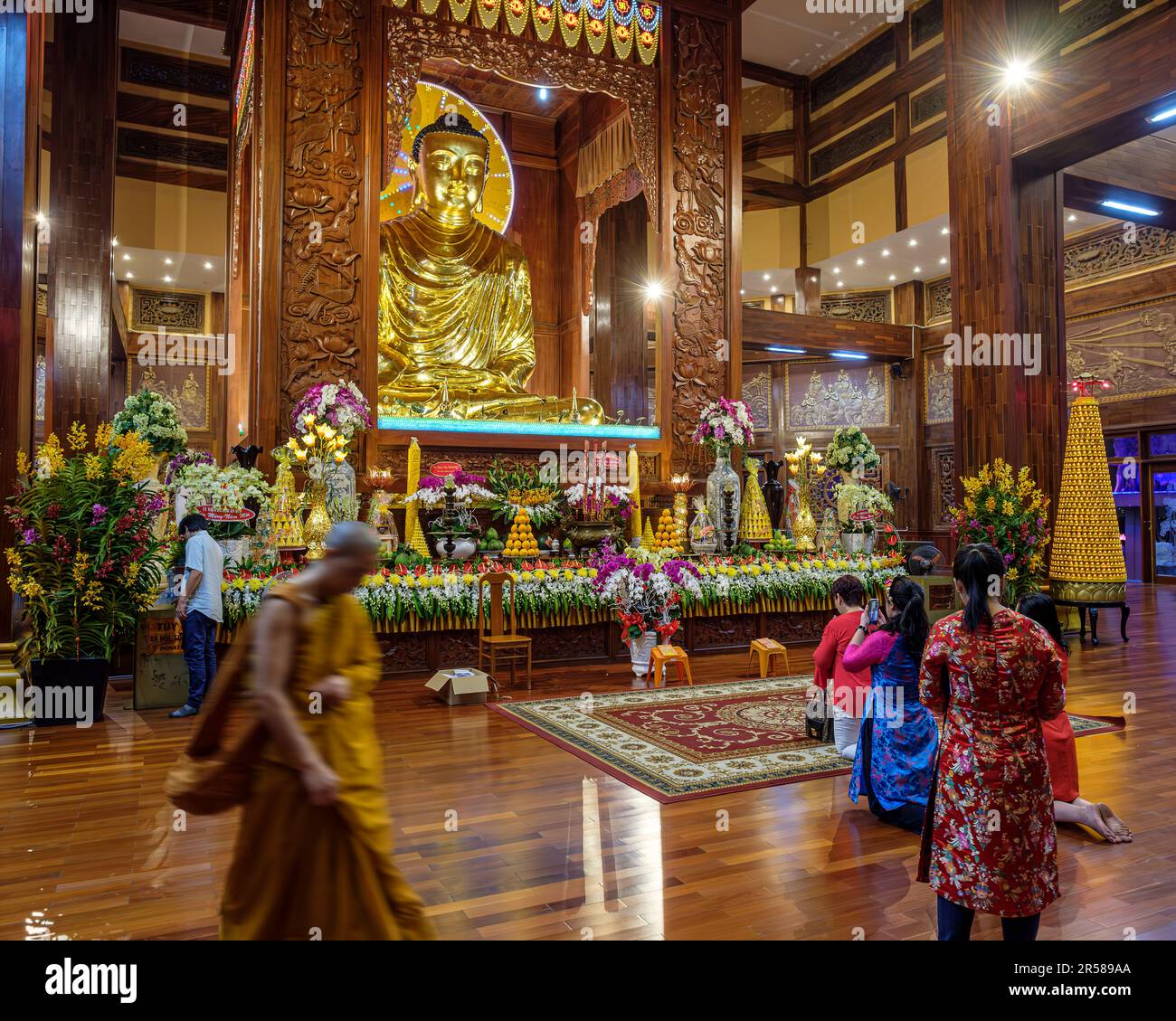 Buddhist ceremony during Tet in Saigon Stock Photo - Alamy