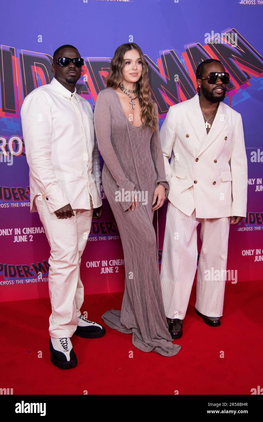 Daniel Kaluuya, Hailee Steinfeld and Shameik Moore pose for ...