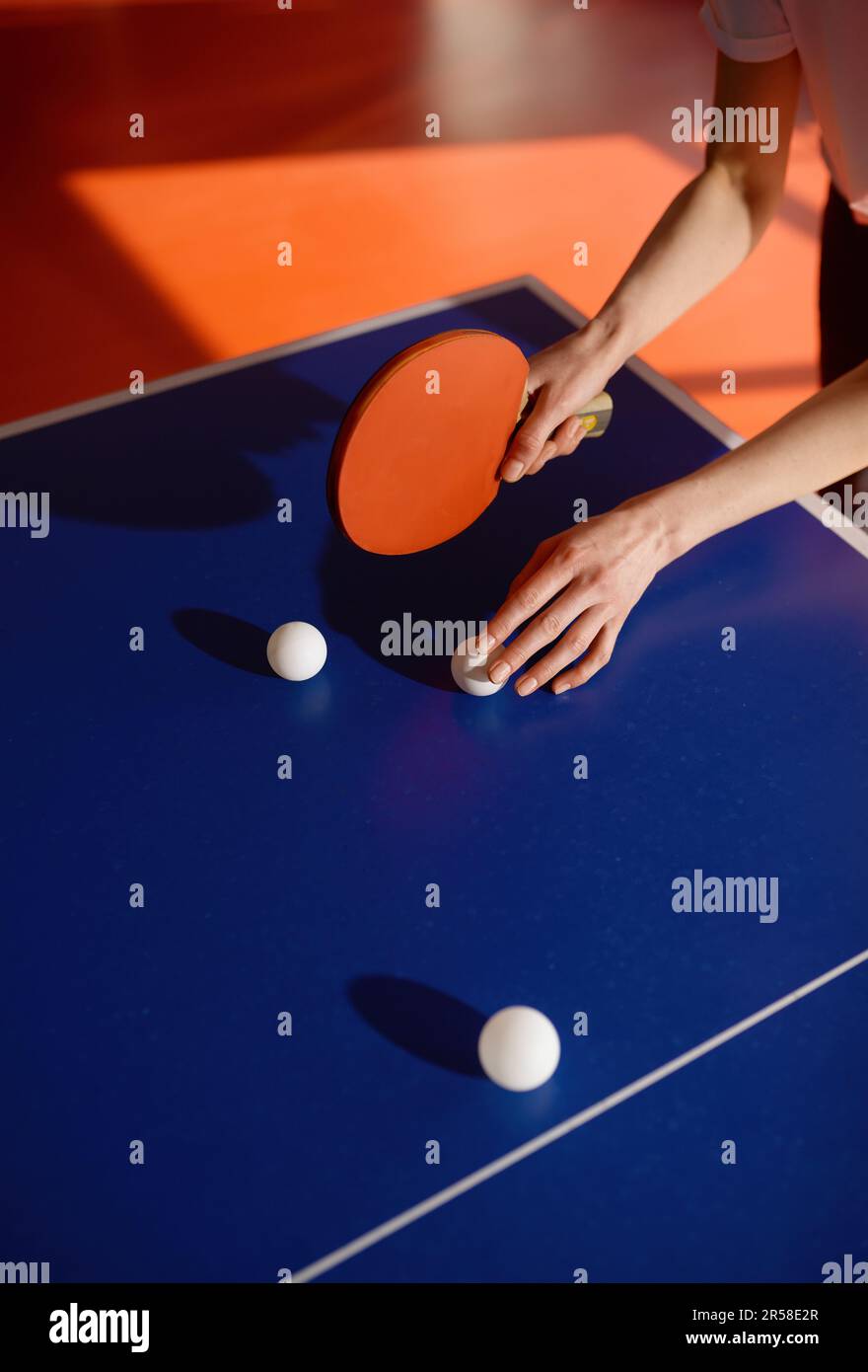 Female table tennis serve hi-res stock photography and images - Alamy