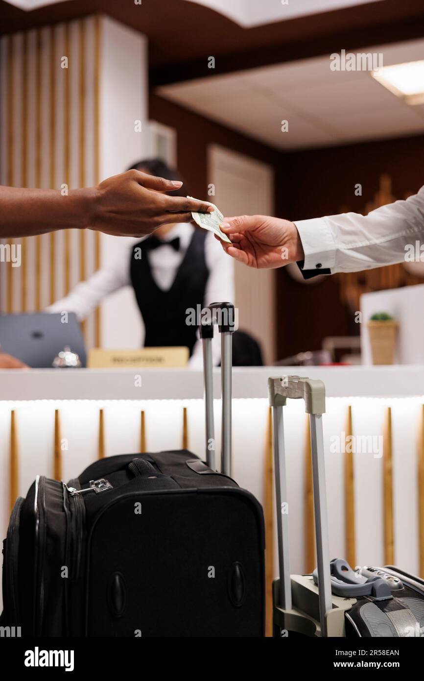 Man helping woman carry her bags hi-res stock photography and images ...