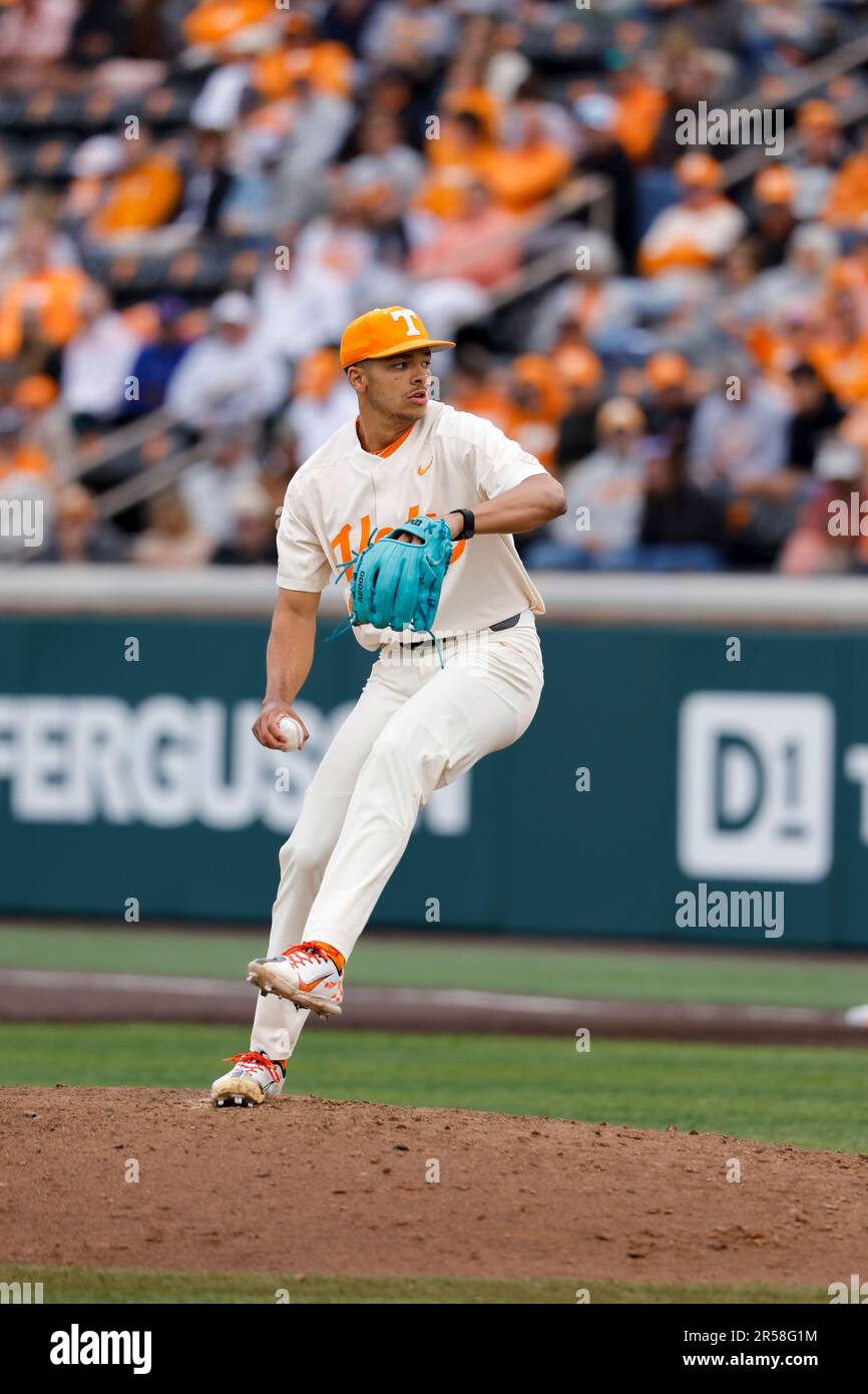 Tennessee Volunteers relief pitcher Chase Burns (23) in action against ...