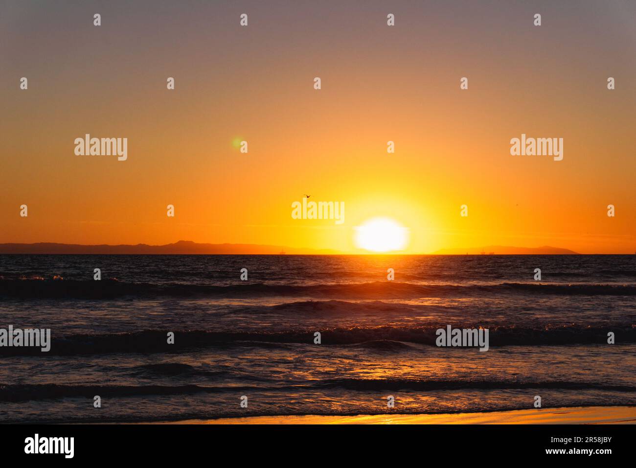 Sandy beach sunset low angle hi-res stock photography and images - Alamy
