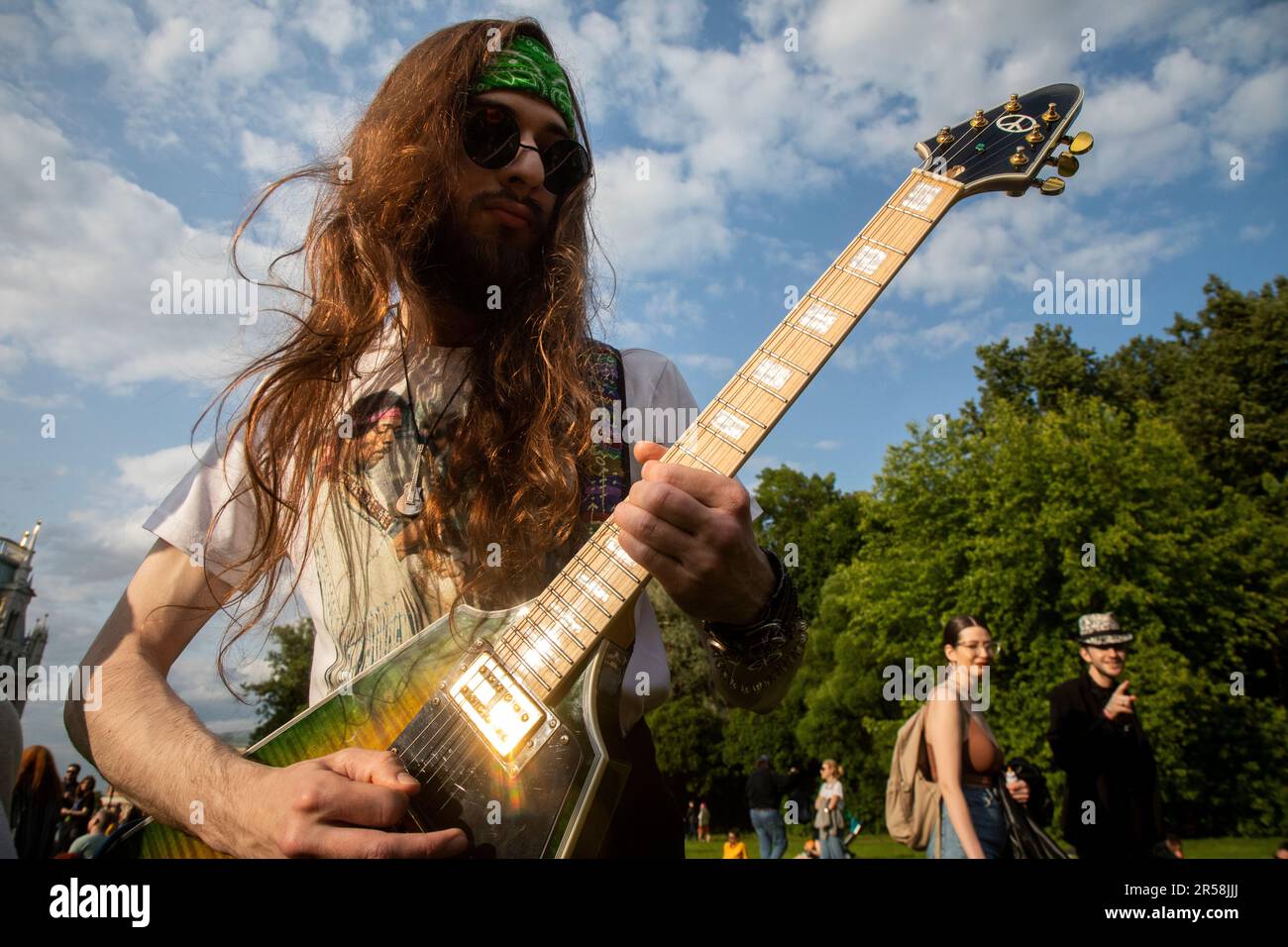Moscow, Russia. 1st of June, 2023. A young man plays reggae music on a ...