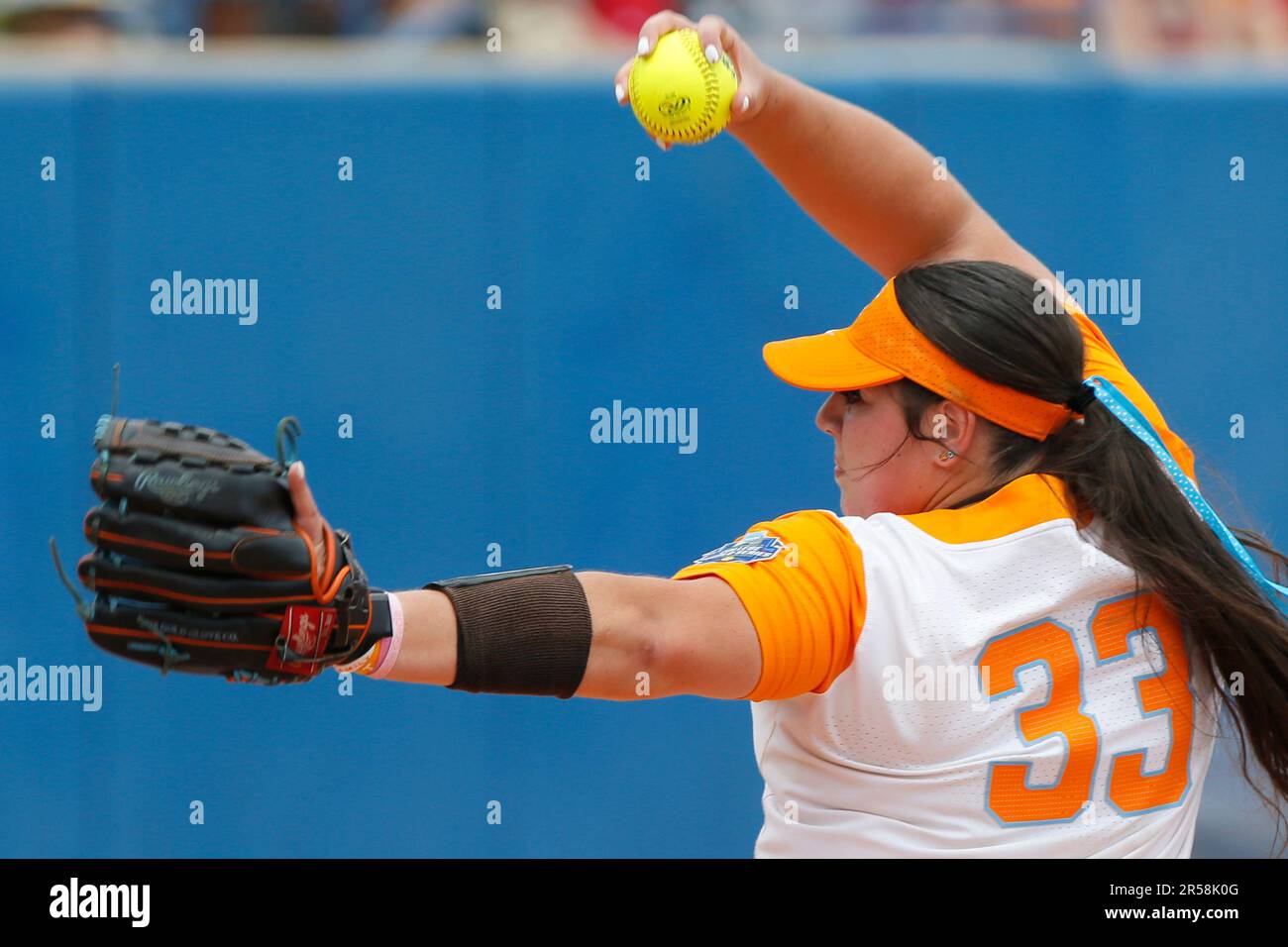 Tennessee's Payton Gottshall pitches against Alabama during the fifth ...