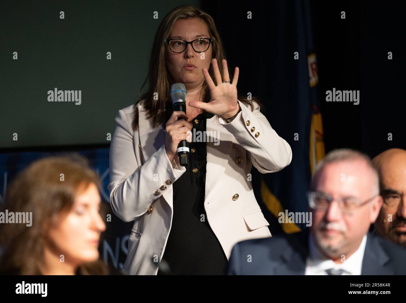 Jennifer buss hi-res stock photography and images - Alamy