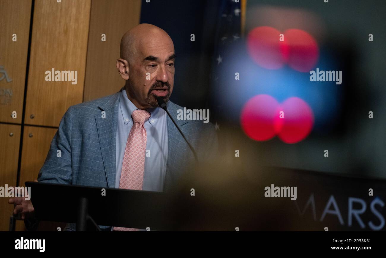 Anomaly resolution office hi-res stock photography and images - Alamy