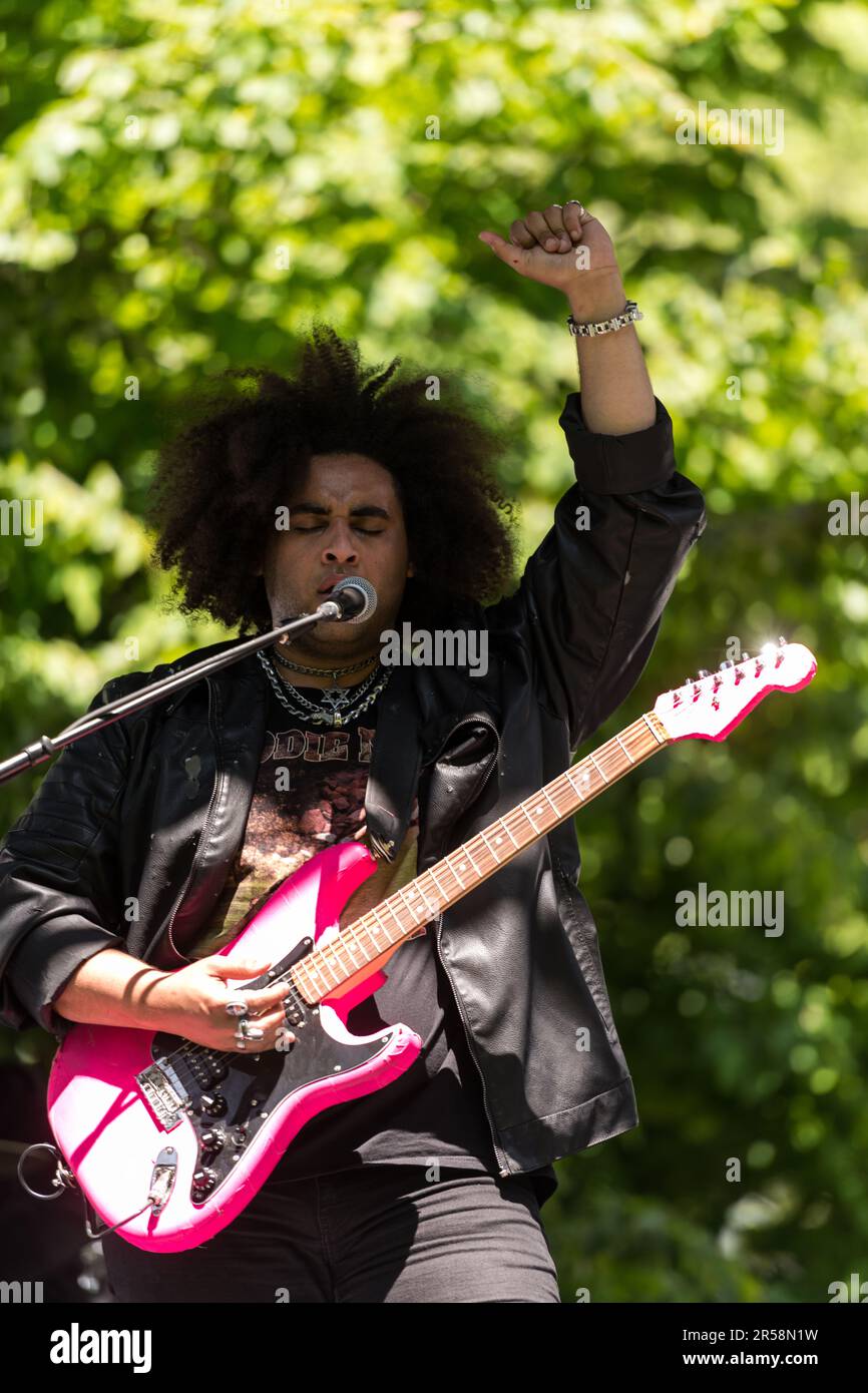 Cameron lavi jones hi-res stock photography and images - Alamy