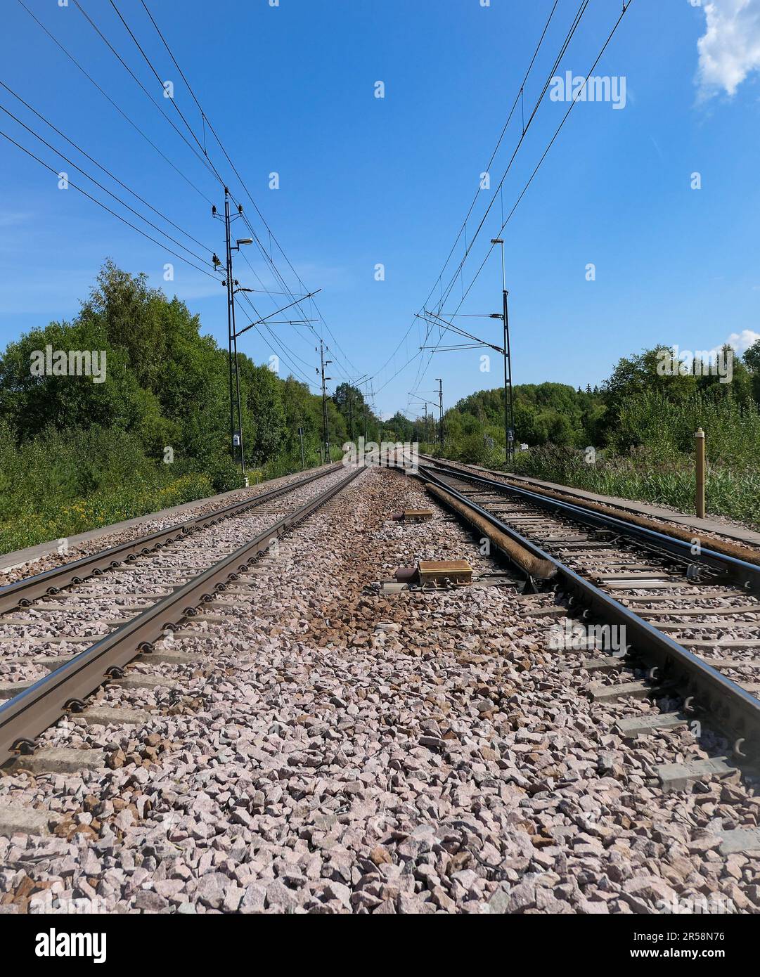 Empty railroad tracks hi-res stock photography and images - Alamy
