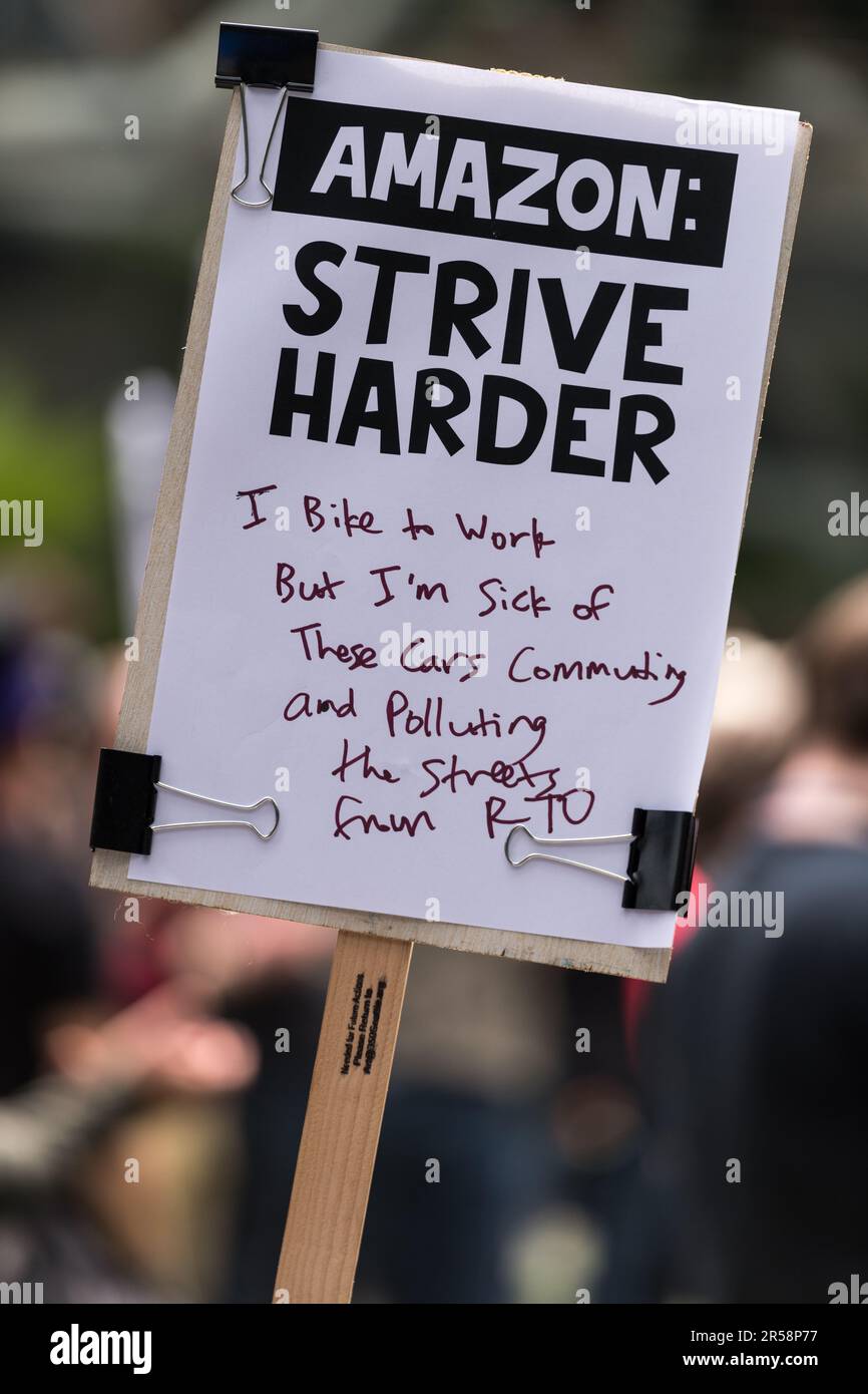 Seattle, USA. 31 May, 2023. Amazon corporate employees walk out of ...