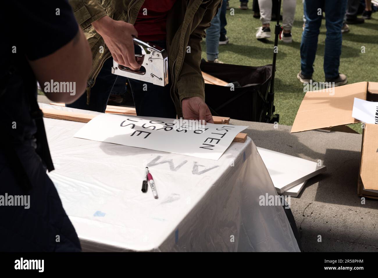 Seattle, USA. 31 May, 2023. Amazon corporate employees walk out of ...