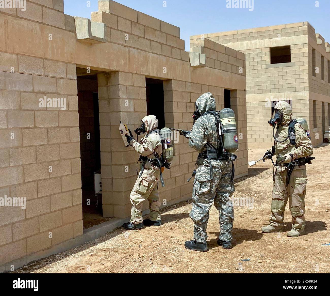 U.S. Army Soldier and Kingdom of Saudi Arabia Soldiers practice using ...