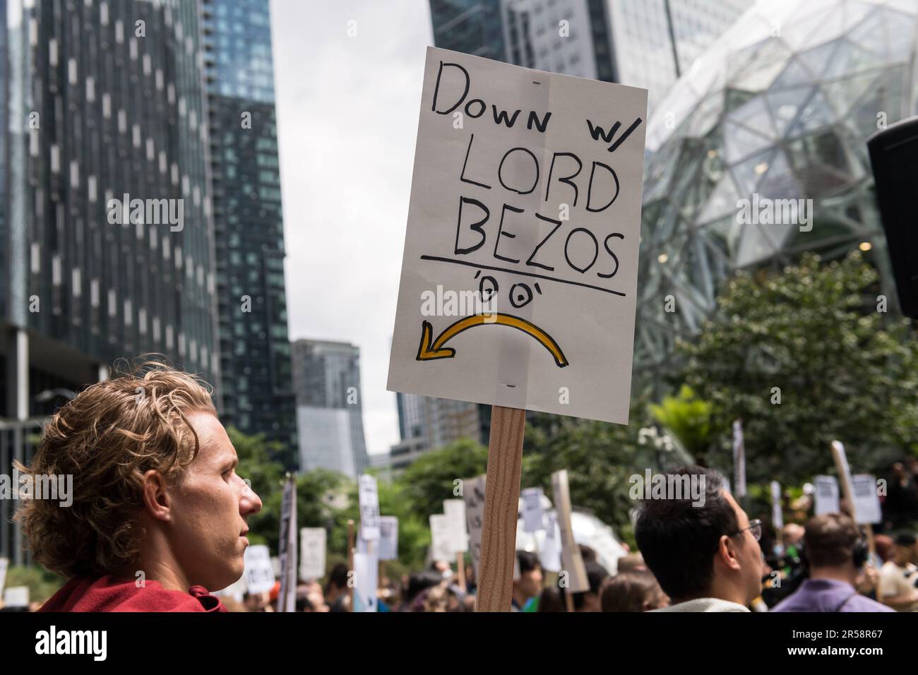 Seattle, USA. 31 May, 2023. Amazon corporate employees walk out of ...