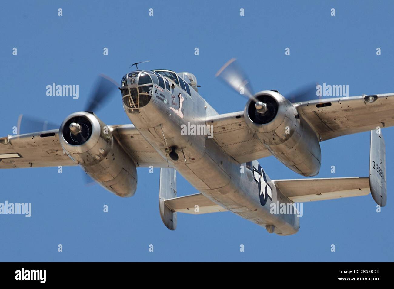 World war ii b 25 mitchell hi-res stock photography and images - Alamy
