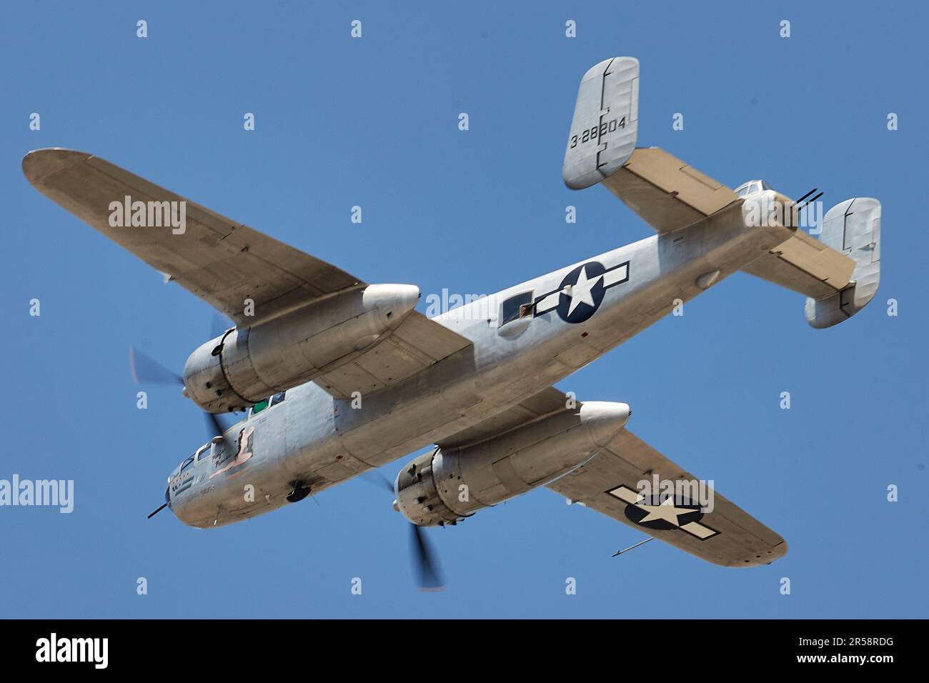 World war ii b 25 mitchell hi-res stock photography and images - Alamy