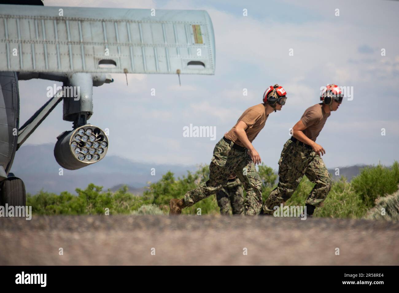 Helicopter rocket launcher hi-res stock photography and images - Alamy