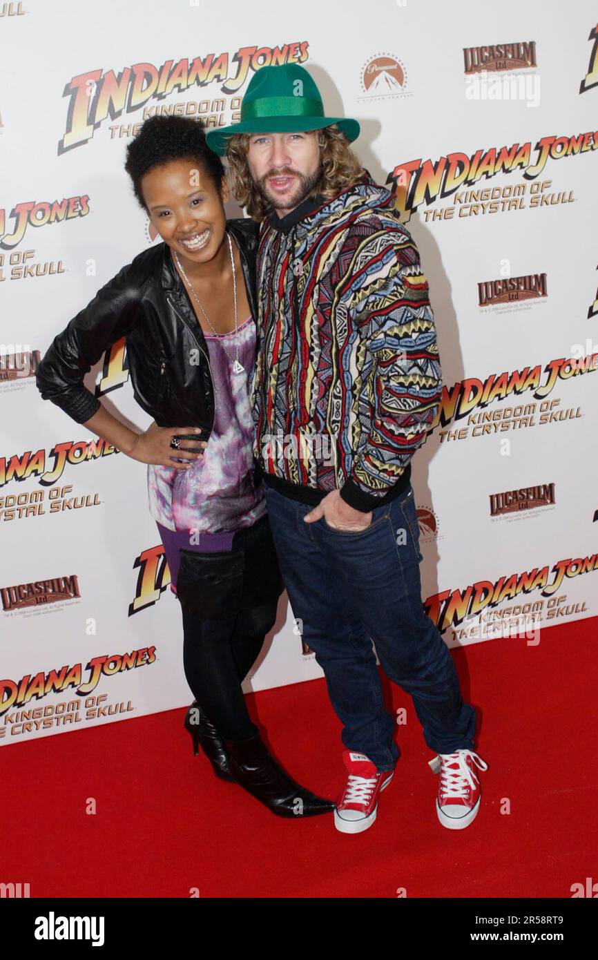 Daimon Downey (of Sneaky Sound System) and Fuzzy The Australian ...