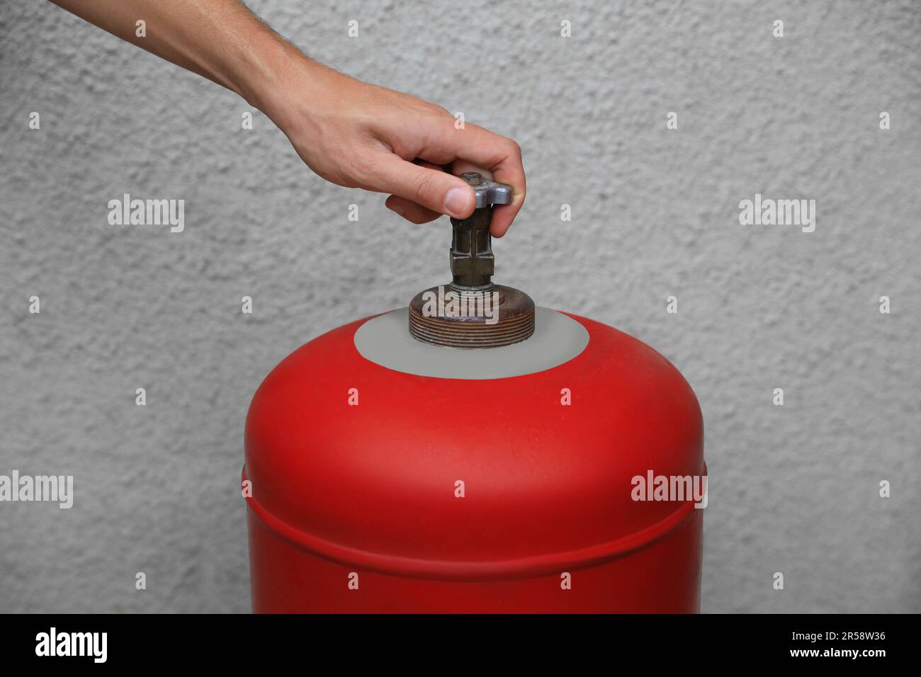 Red gas cylinder hi-res stock photography and images - Alamy