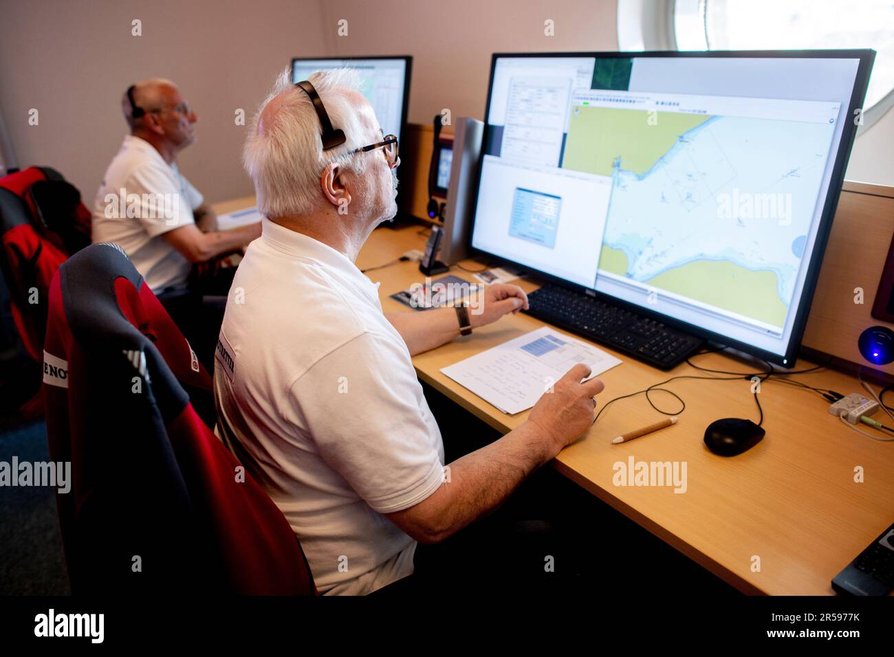 Bremen, Germany. 05th May, 2023. Trainers Michael Witte (front) and ...