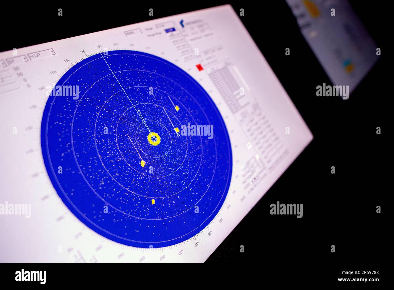 Bremen, Germany. 05th May, 2023. A radar screen in a simulator of the ...