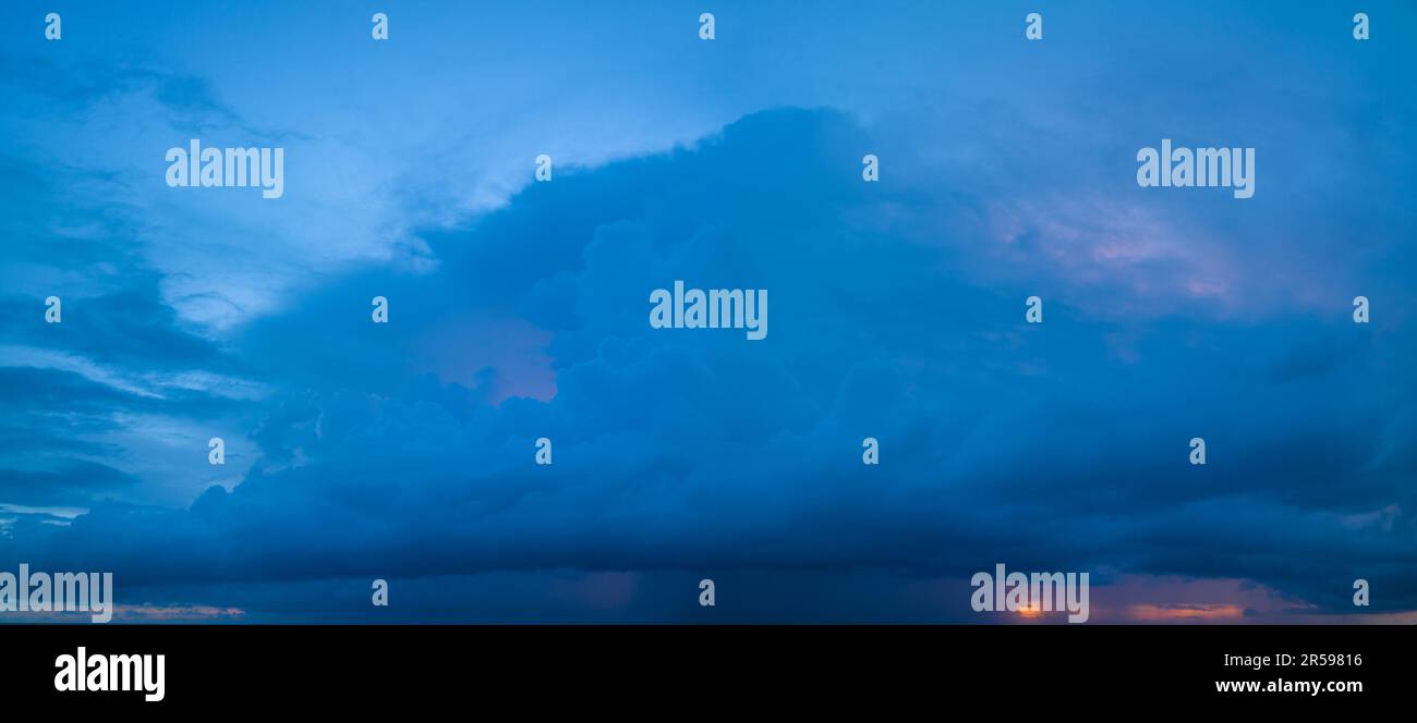 he beauty of the sky was mesmerizing in stunning sunset. Stunning ...