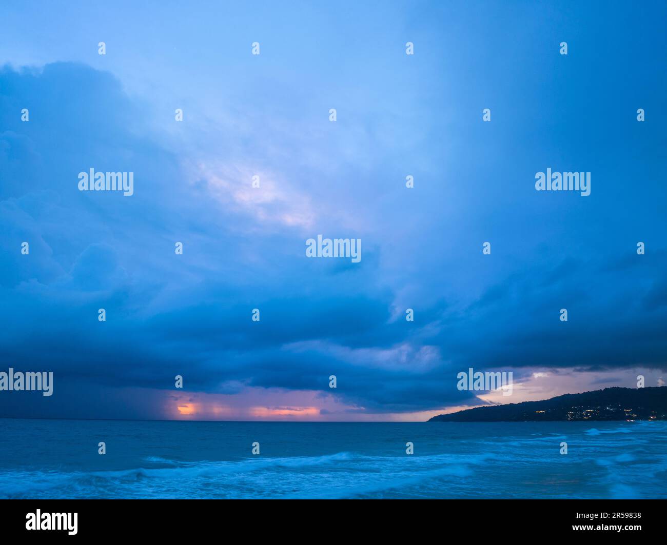 he beauty of the sky was mesmerizing in stunning sunset. Stunning ...