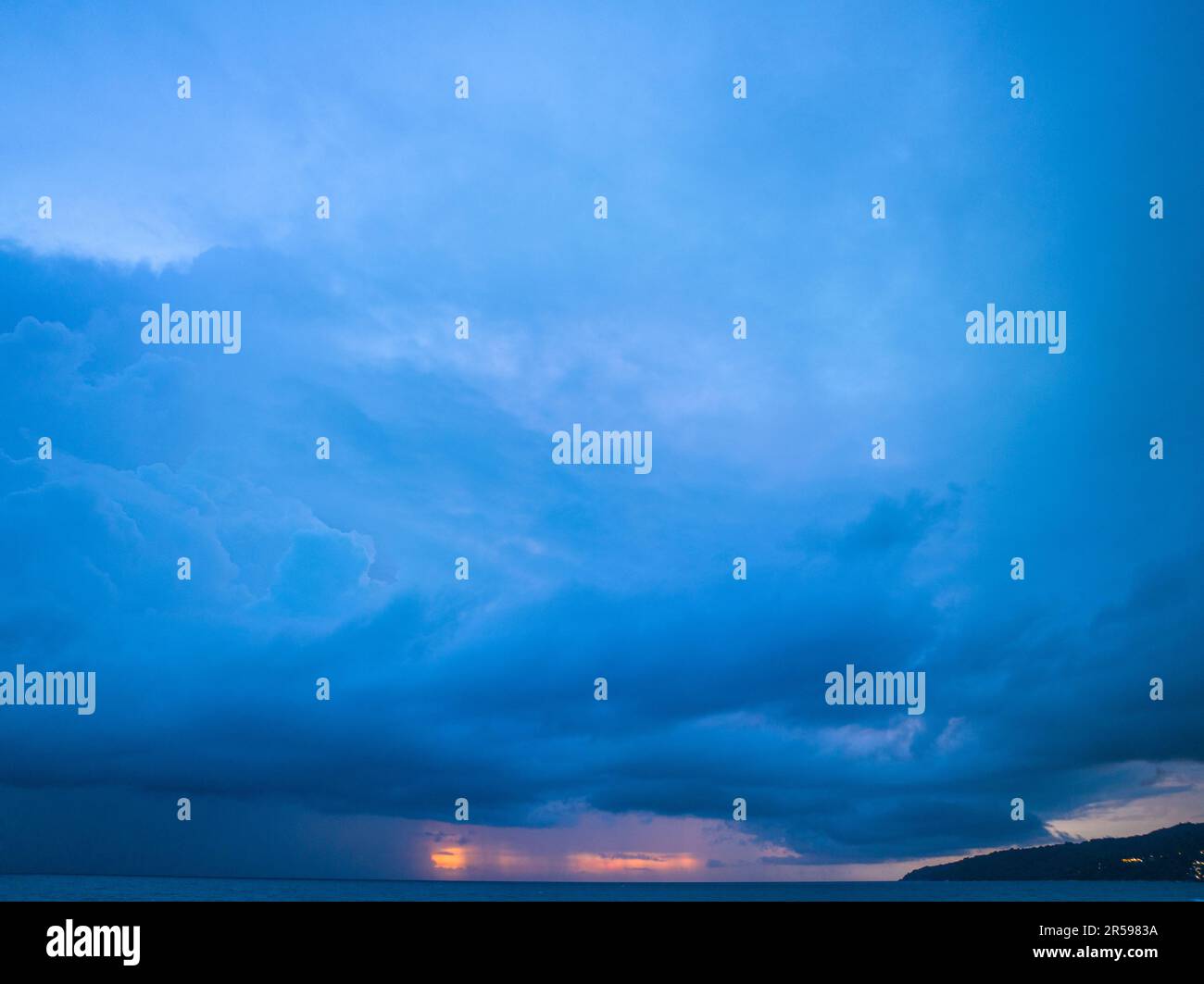 he beauty of the sky was mesmerizing in stunning sunset. Stunning ...