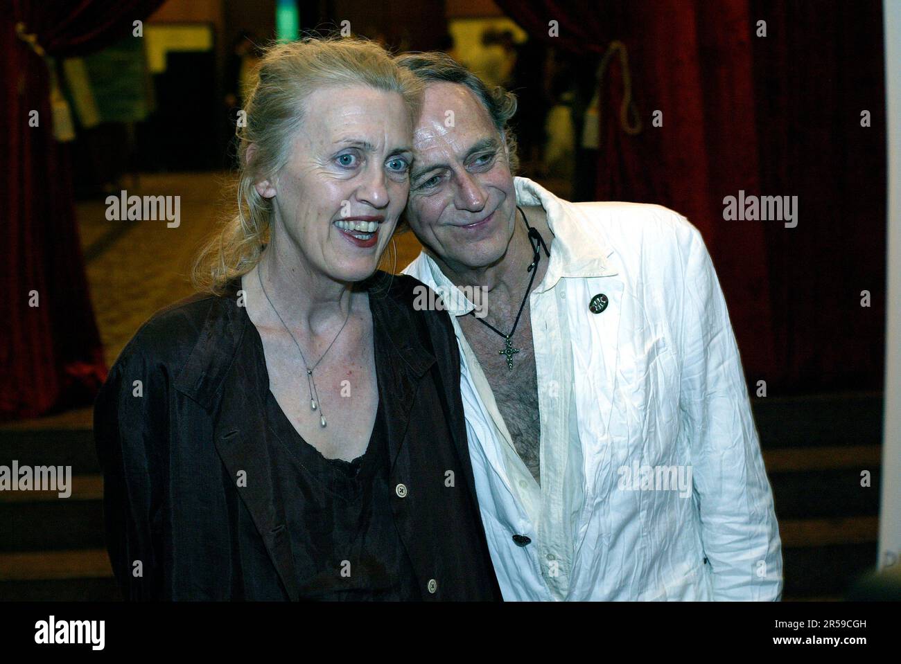 Barry otto and lindsay otto hi-res stock photography and images - Alamy