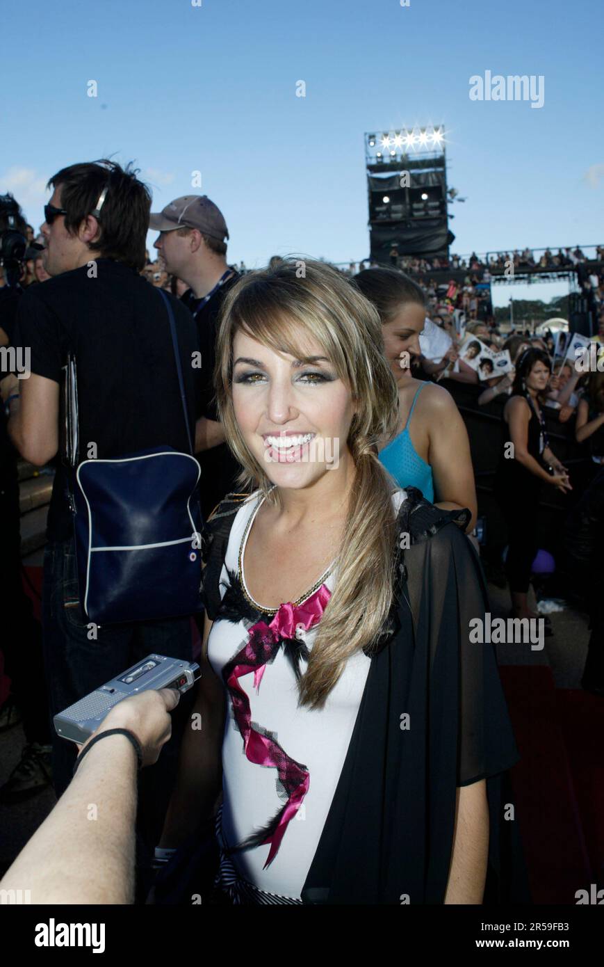 Julie Egan The Australian Idol 2007 Grand Final held at Sydney Opera ...