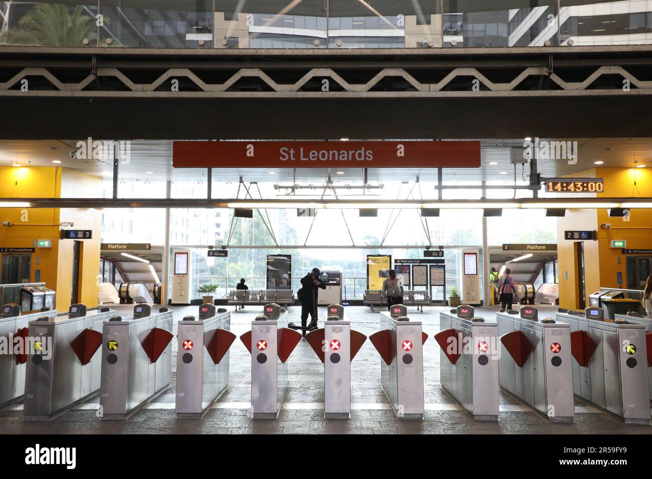 St Leonards station in Sydney, Australia Stock Photo - Alamy
