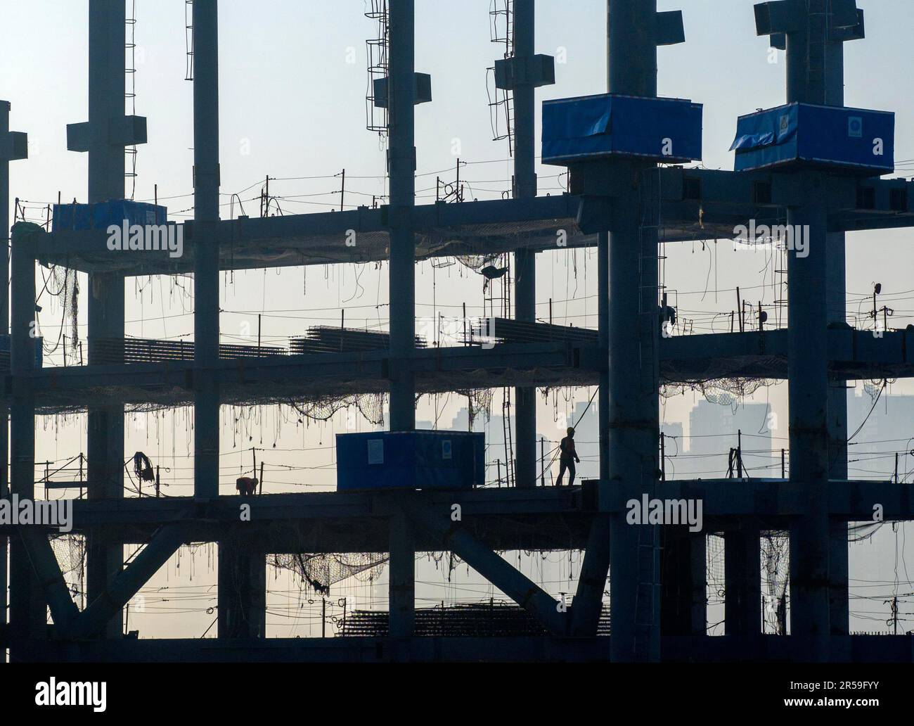 Work of science and technology workers hi-res stock photography and ...