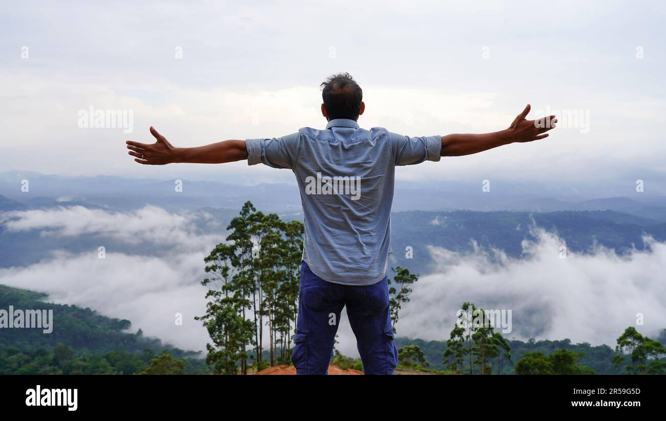 Kolukkumalai Sunrise View Point Munnar - Idukki, Kerala Stock Photo - Alamy