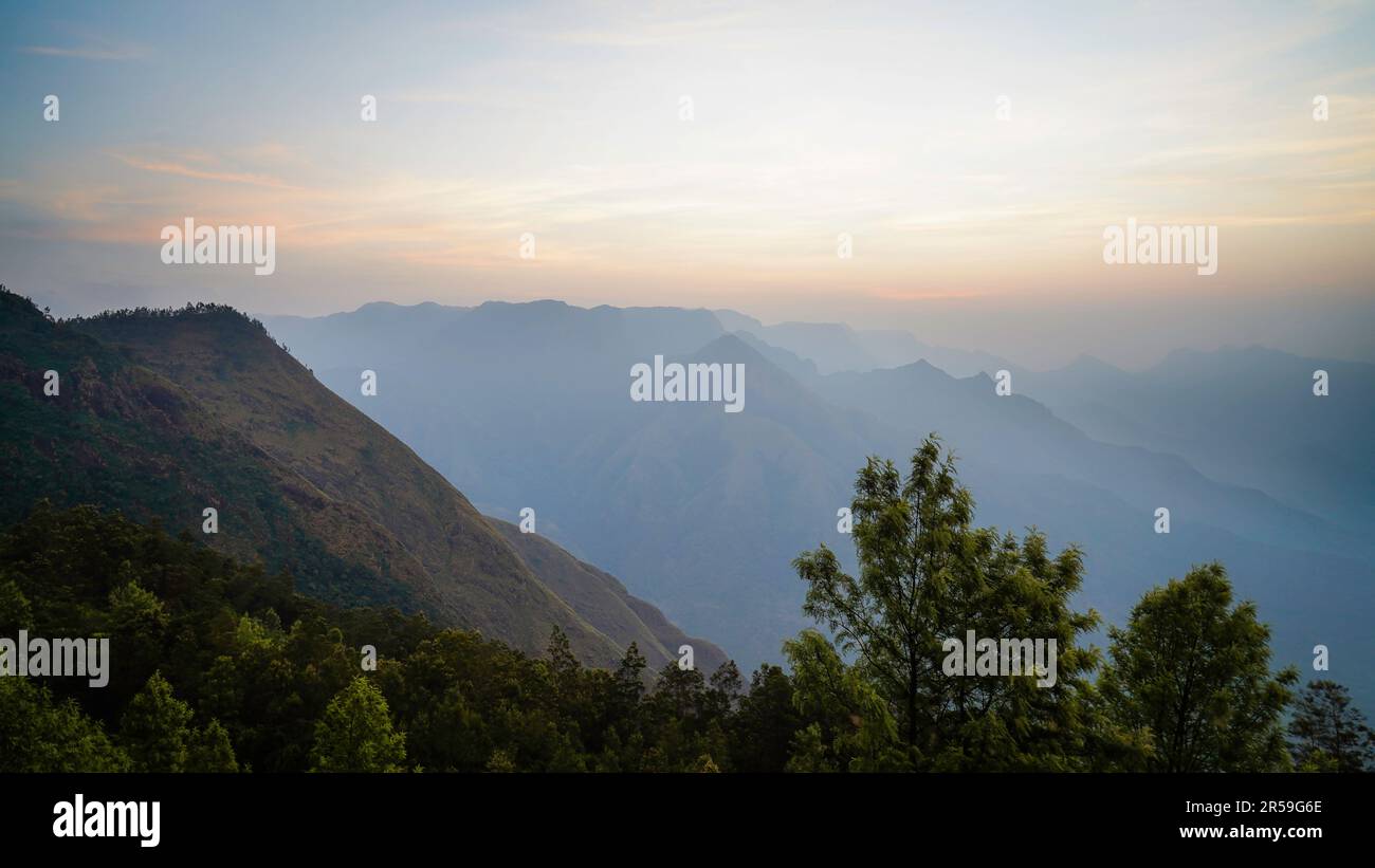 Kolukkumalai Sunrise View Point Munnar - Idukki, Kerala Stock Photo - Alamy