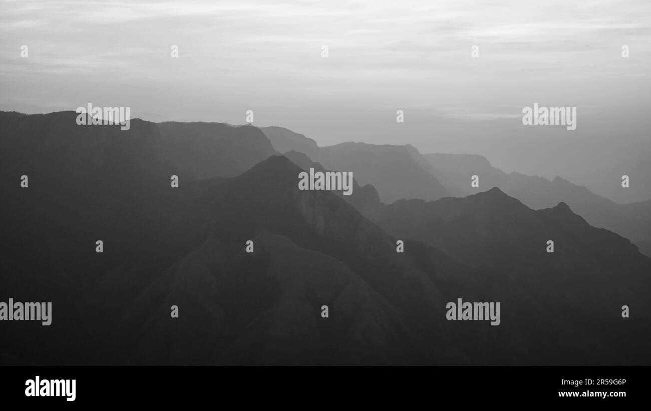 Kolukkumalai Sunrise View Point Munnar - Idukki, Kerala Stock Photo - Alamy