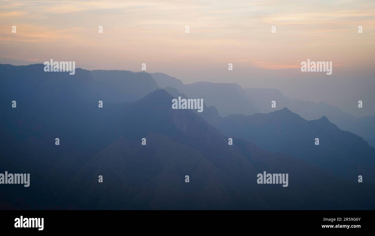 Kolukkumalai Sunrise View Point Munnar - Idukki, Kerala Stock Photo - Alamy