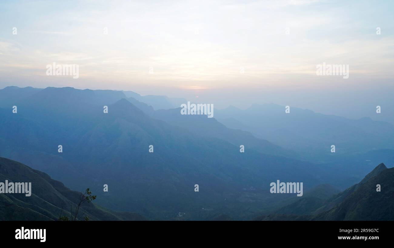 Kolukkumalai Sunrise View Point Munnar - Idukki, Kerala Stock Photo - Alamy