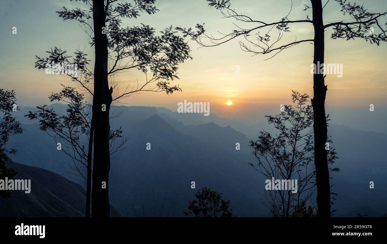 Kolukkumalai Sunrise View Point Munnar - Idukki, Kerala Stock Photo - Alamy