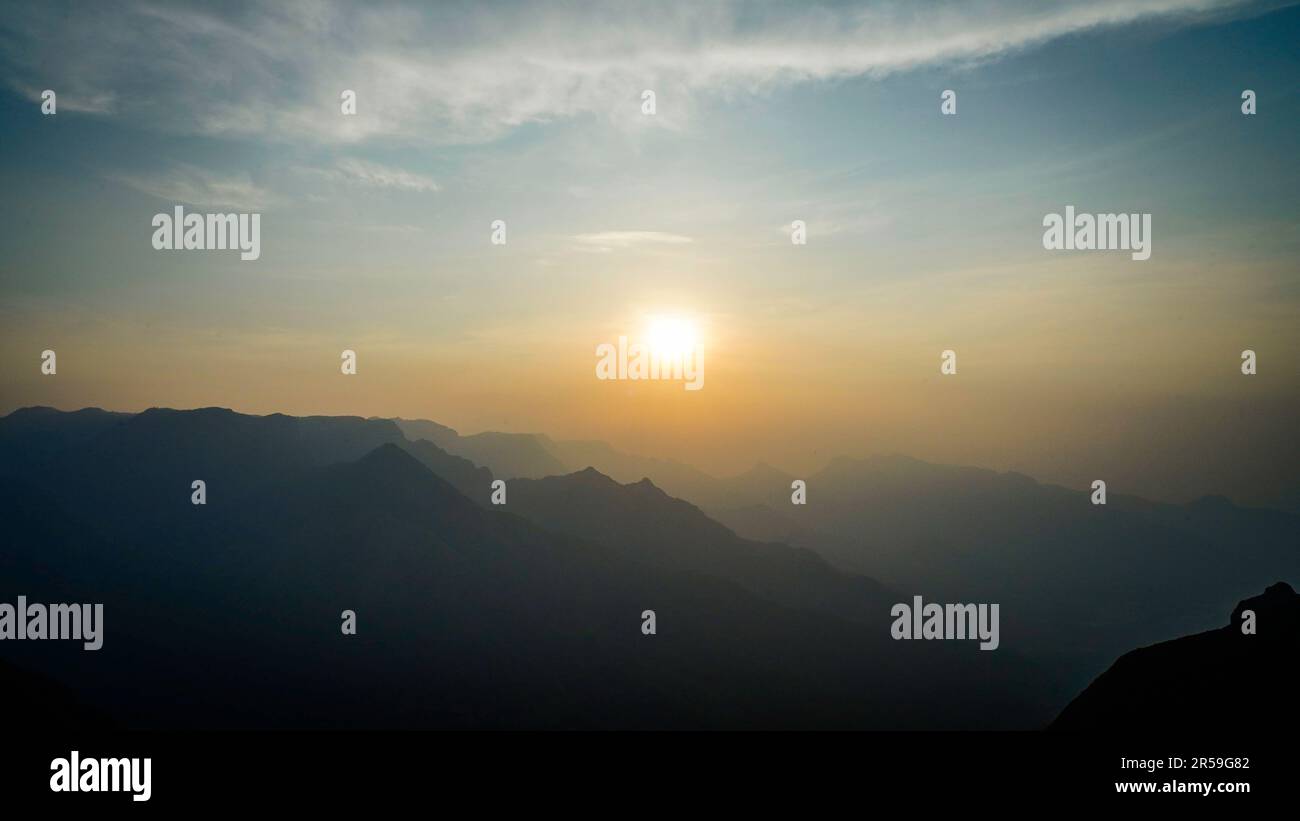 Kolukkumalai Sunrise View Point Munnar - Idukki, Kerala Stock Photo - Alamy