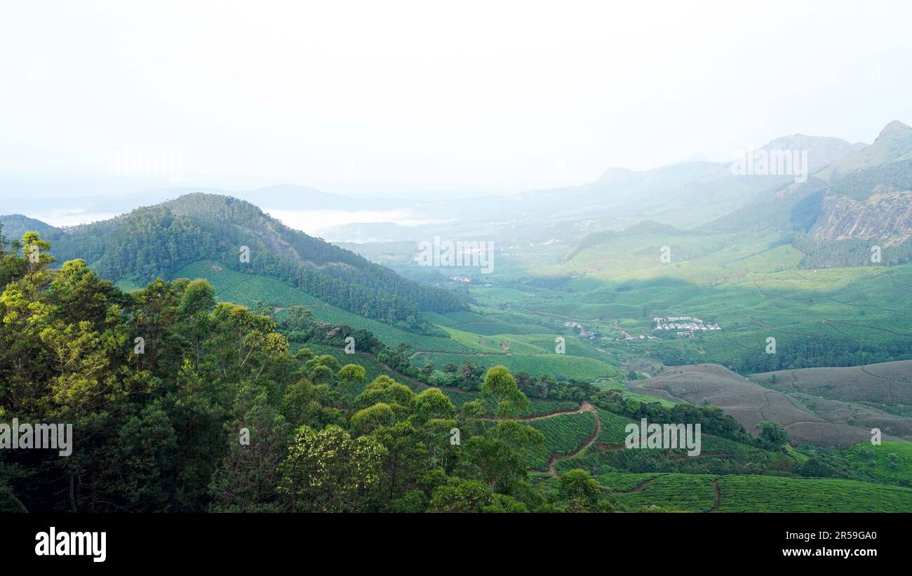 Kolukkumalai Sunrise View Point Munnar - Idukki, Kerala Stock Photo - Alamy