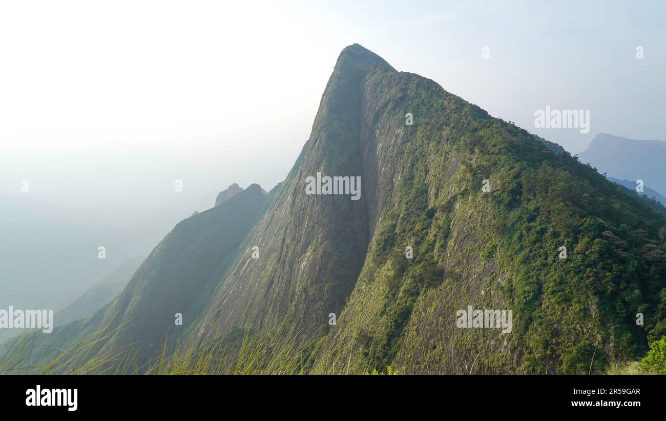 Kolukkumalai Sunrise View Point Munnar - Idukki, Kerala Stock Photo - Alamy