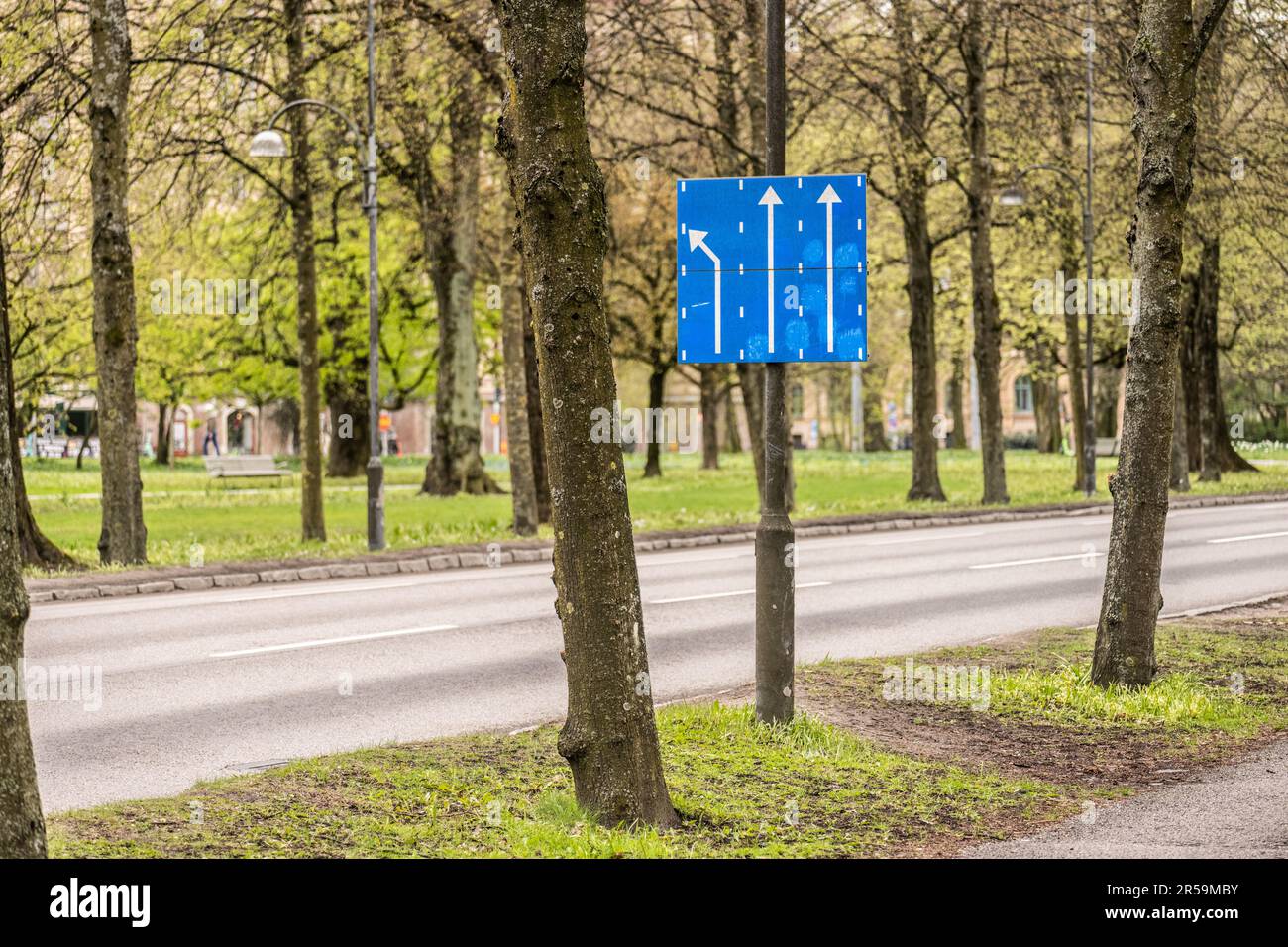 Stop sign one way arrow hi-res stock photography and images - Alamy