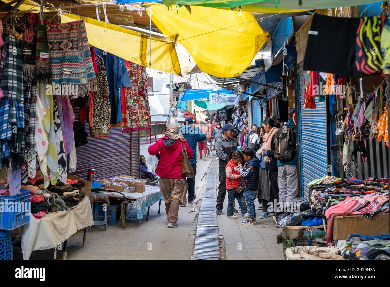 Moti market hi-res stock photography and images - Alamy
