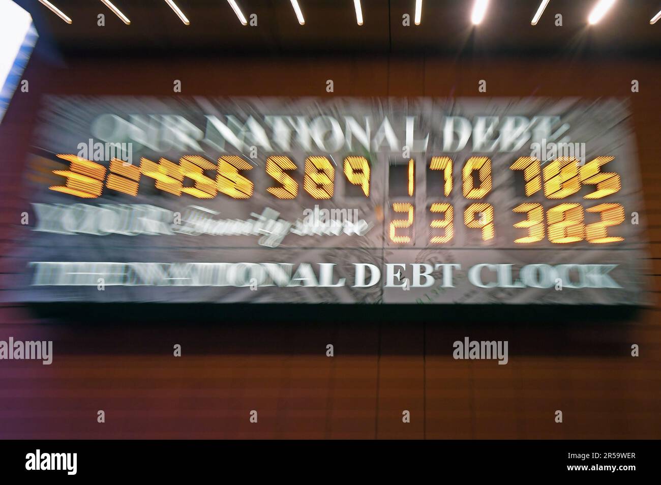 National debt clock hi-res stock photography and images - Alamy