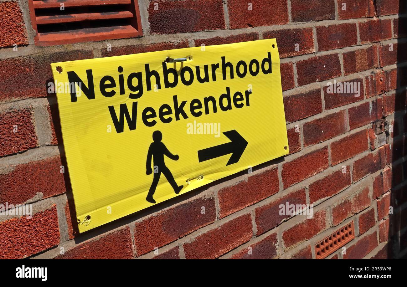 Wayfinding directional signs hi-res stock photography and images - Alamy
