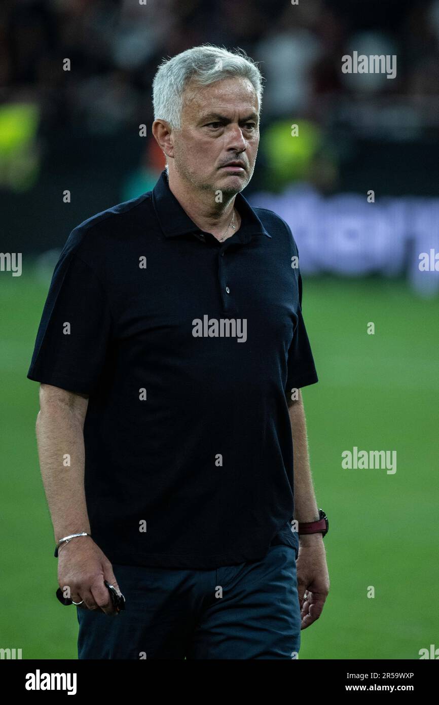 BUDAPEST, HUNGARY - MAY 31: manager Jose Mourinho of AS Roma with ...