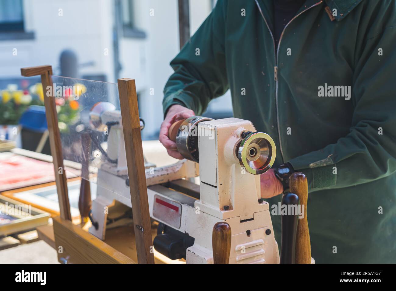 Horizontal turning lathe machine hi-res stock photography and images ...