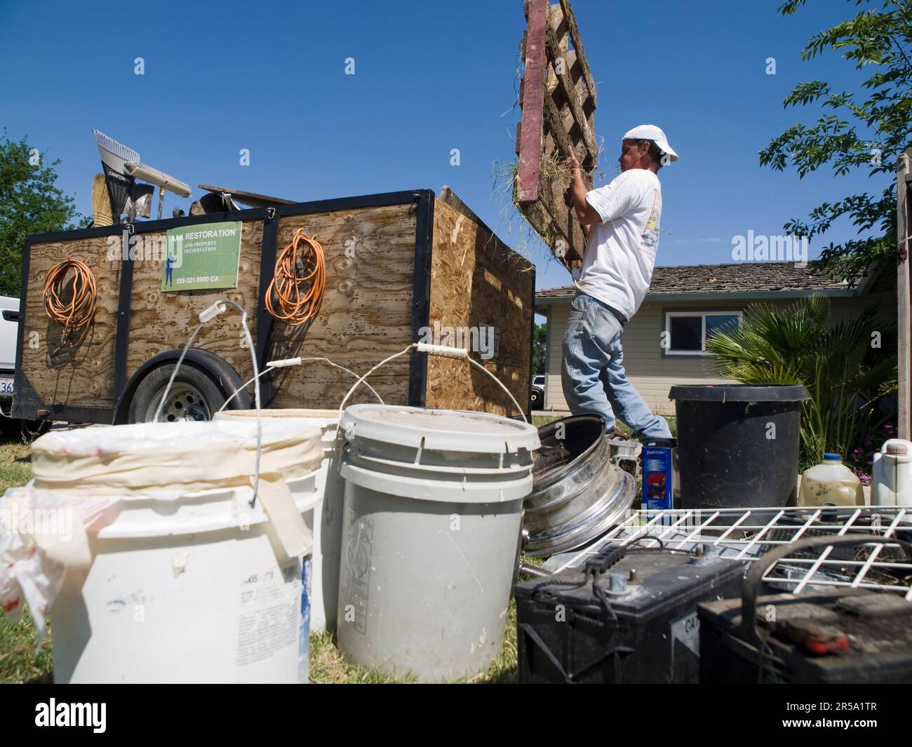 Bank owned house hi-res stock photography and images - Alamy