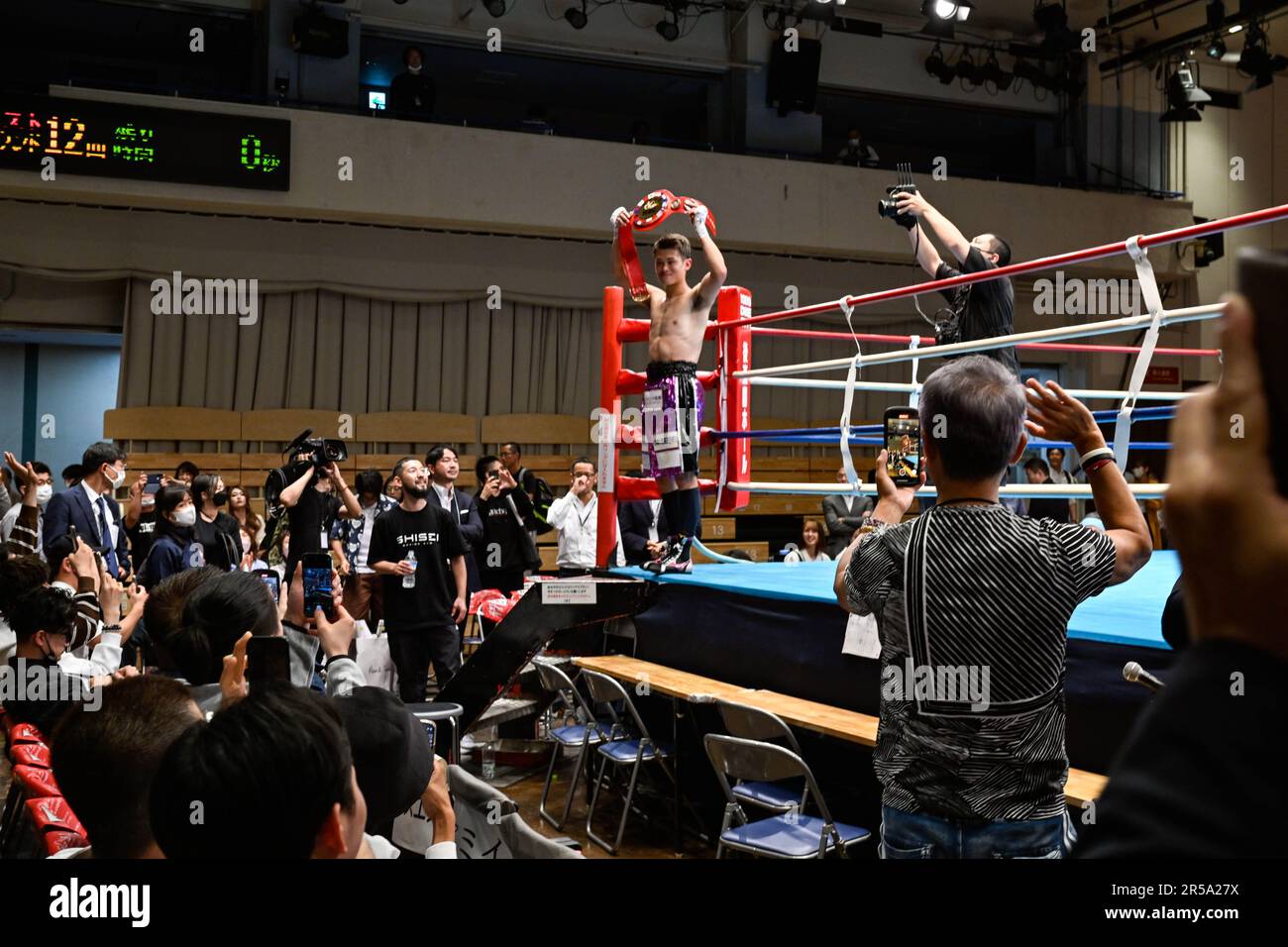 Tokyo, Japan. 31st May, 2023. Hayato Tsutsumi won the vacant OPBF Featherweight Title boxing ...