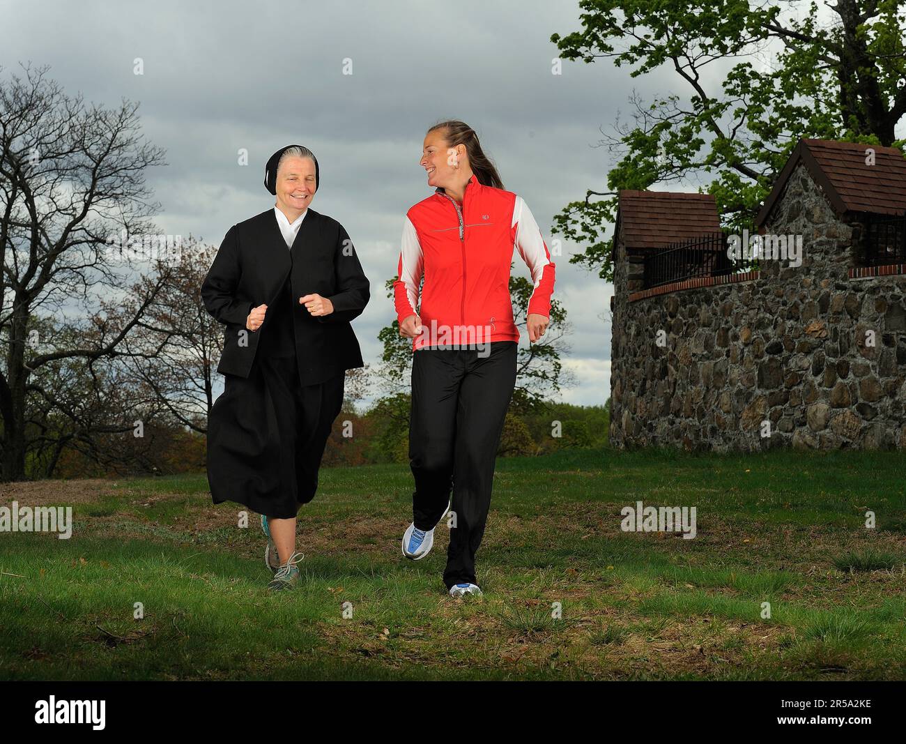 Nun running hi-res stock photography and images - Alamy
