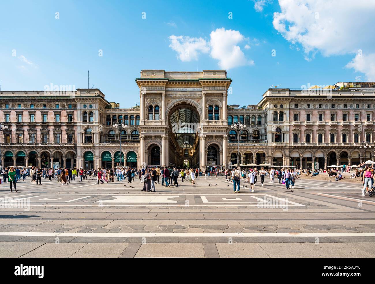 Galleria Vittorio Emanuele II shopping arcade, built in the 19th ...