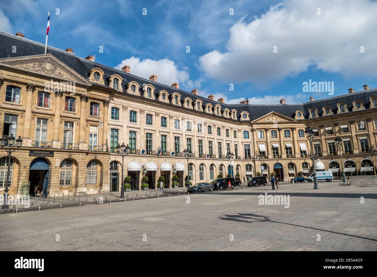 Luxury shop in place vendome hi-res stock photography and images - Alamy